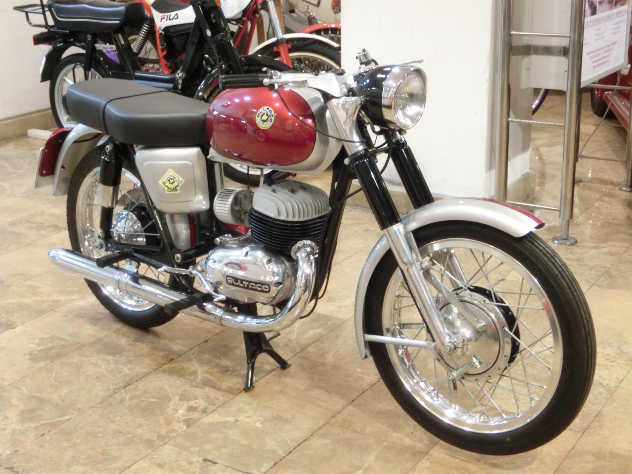 Bultaco Saturno 200 M12 « Club Bultaco Australia